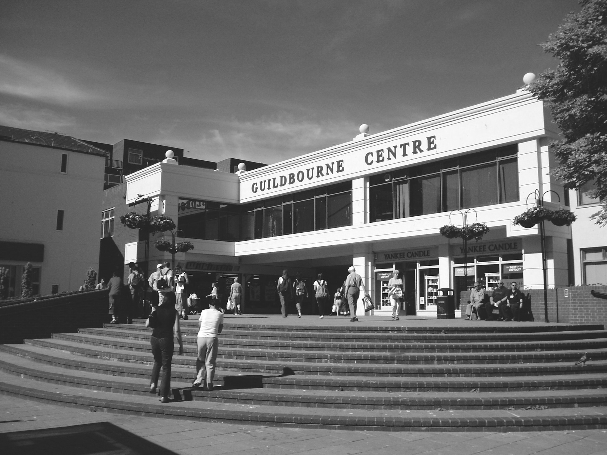 Guildbourne Shopping Centre - Worthing, Sussex - Harvey Design